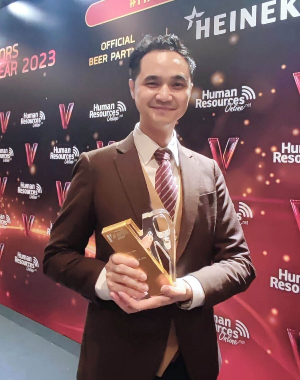 Best Local Hero Award HRVOTY 2023! - Teacher Kean